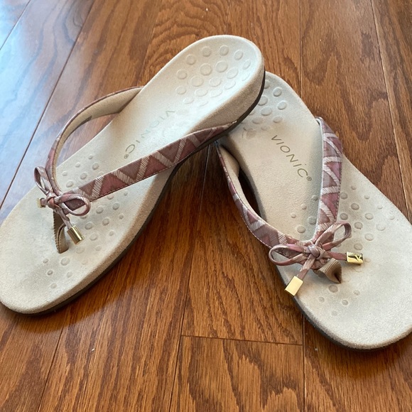 Vionic | Shoes | Vionic Comfy Flip Flop With Nude Colors | Poshmark